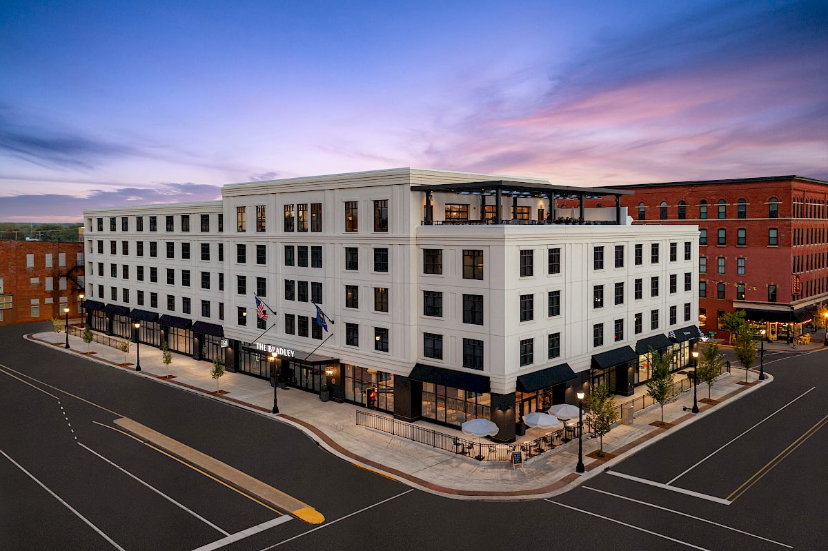 The Bradley Hotel Fort Wayne | Hotels Downtown Fort Wayne